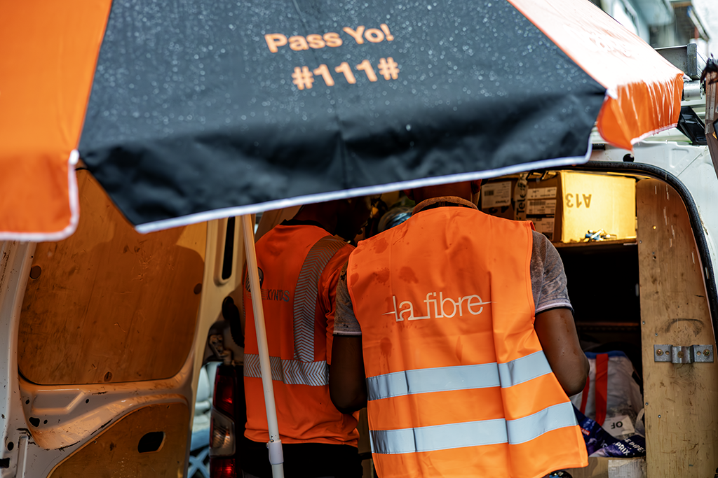 Orange réalise ce jour le premier raccordement fibre - INFO 976